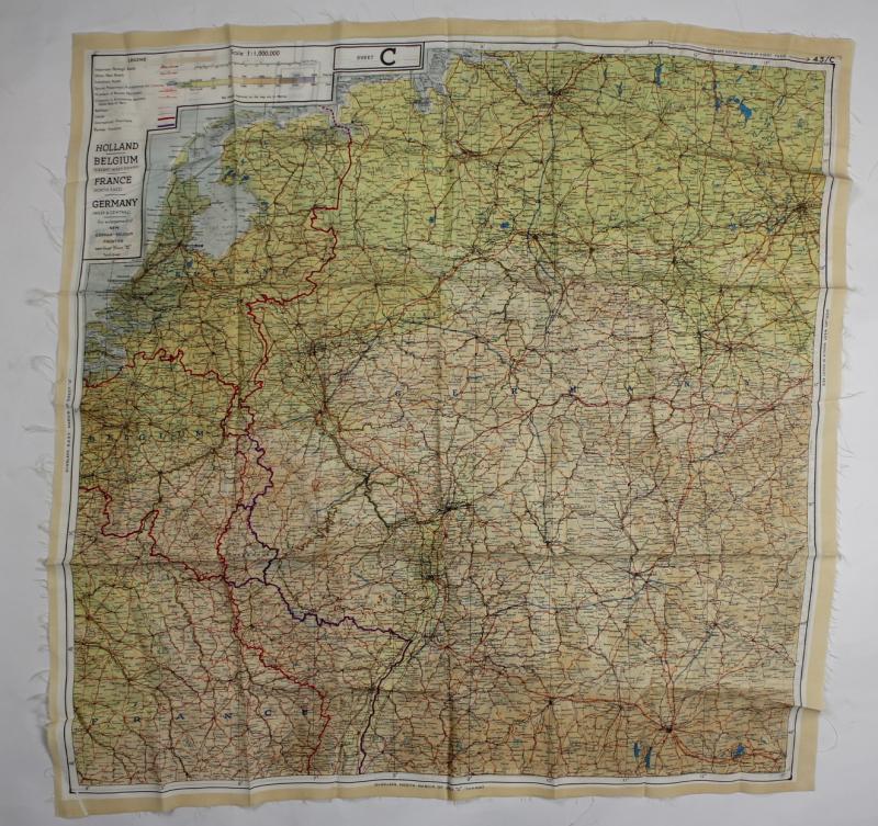 CS Militaria | WW2 British RAF Map Pouch & Map